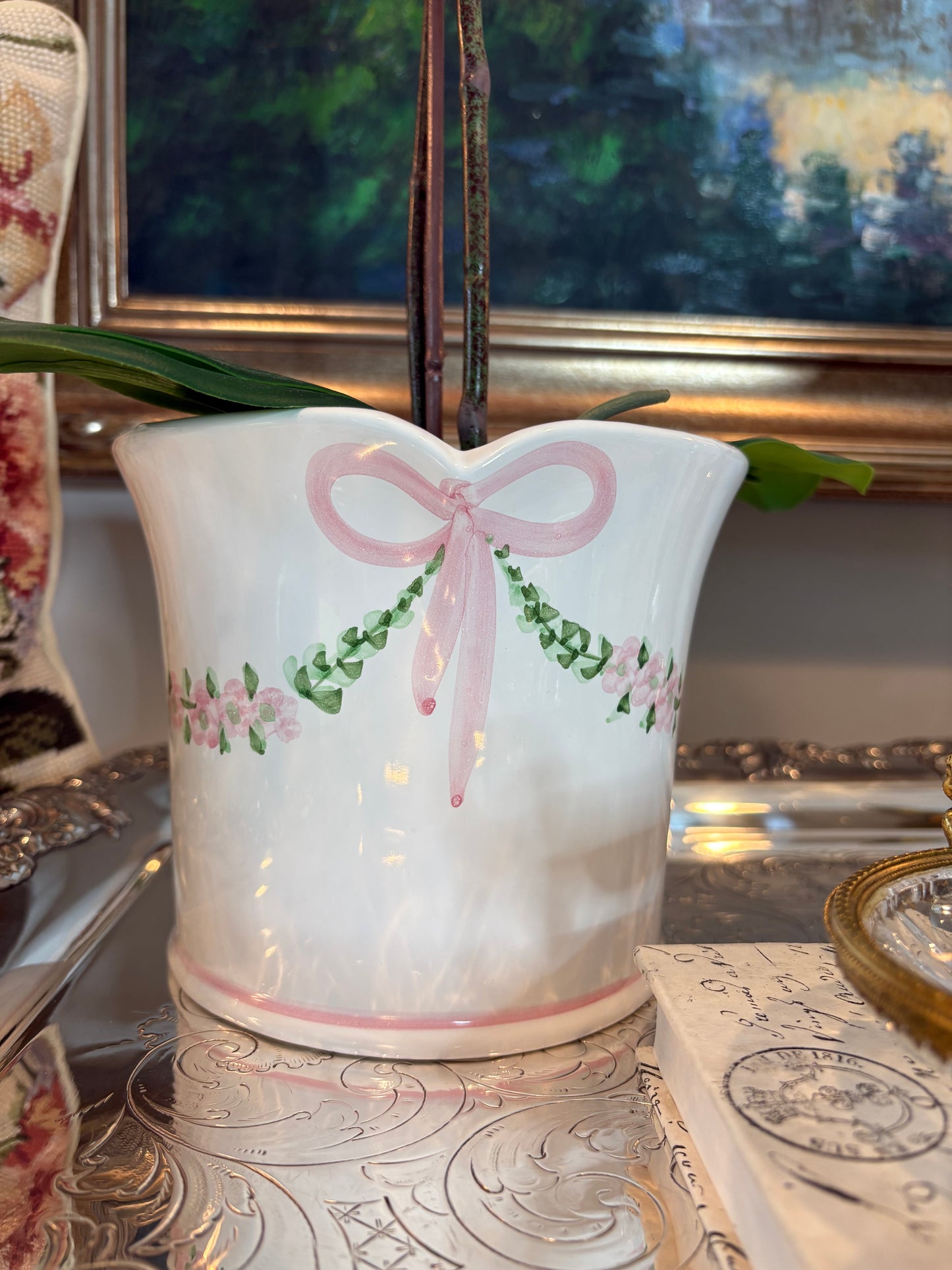 Sweet Cachepot with Garland and Bow detail – Lillian Grey