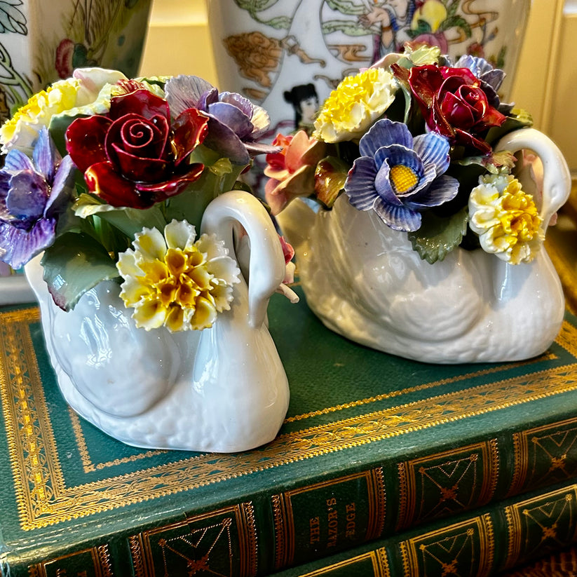 Spectacular set Vintage white swan figures by designer ANSLEY OF ENGLA ...