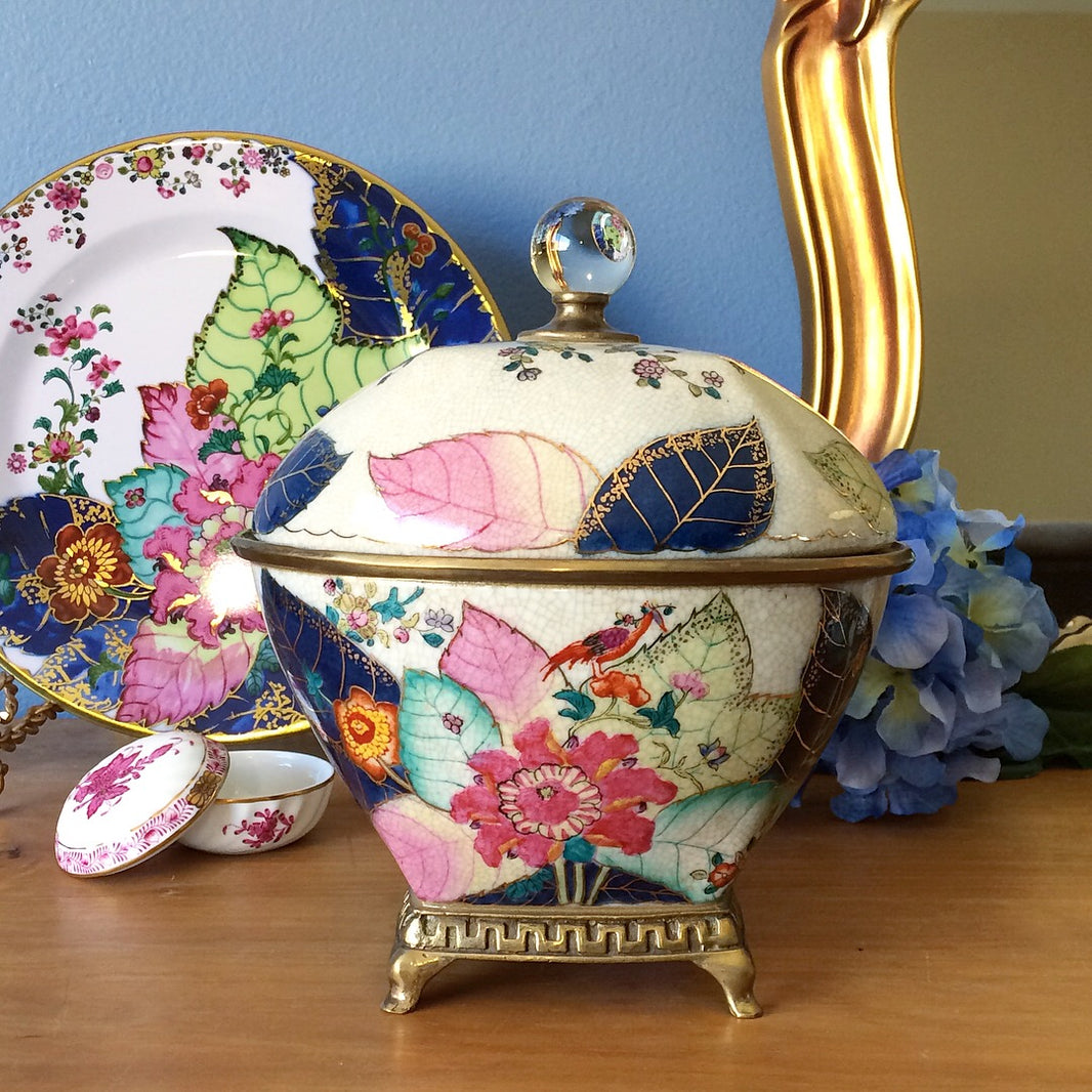 Danny's Fine Porcelain – Lillian Grey